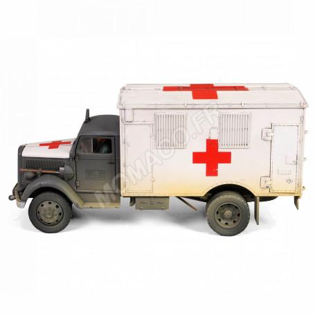 OPEL-BLITZ 3.6-6700A KFZ.305 AMBULANCE DE LA SECONDE GUERRE MONDIALE BLANC